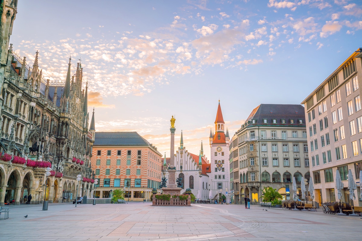 Marienplatz | Travel Guide